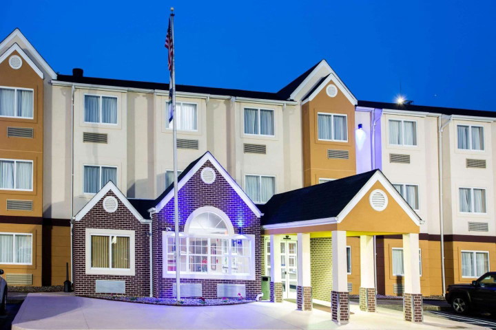 Microtel Inn & Suites By Wyndham Charleston - Charleston, WV