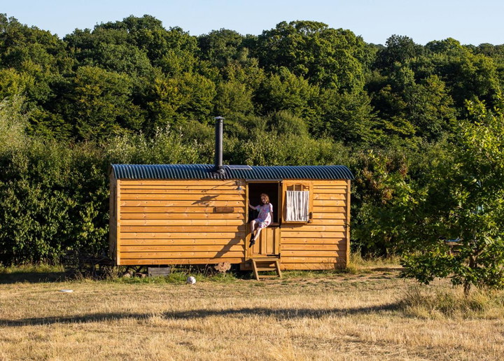 Honeysuckle Shepherds Hut At Blean Bees Eco Glamping - Herne Bay