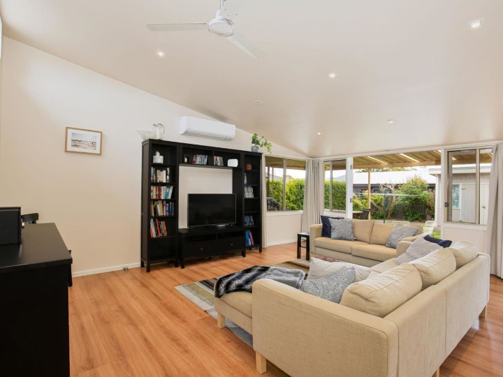 The Deckhouse I Pet Friendly I 2 Mins To Beach - Shoalhaven Heads