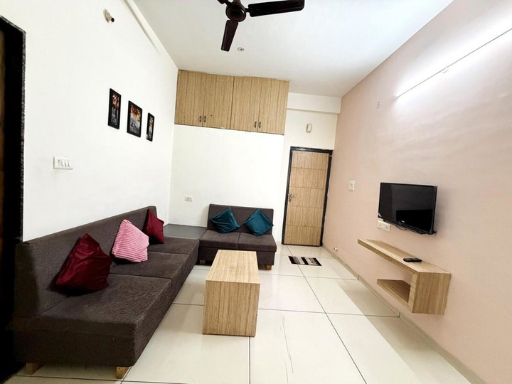 Aura Of Calm Couple Friendly 1bhk - Indore
