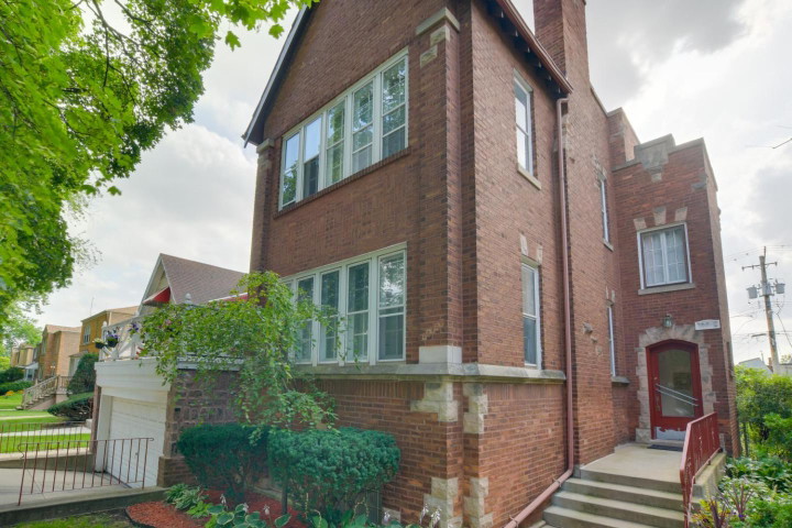 Chic Chicago Getaway W/ Fireplace! - Tinley Park, IL