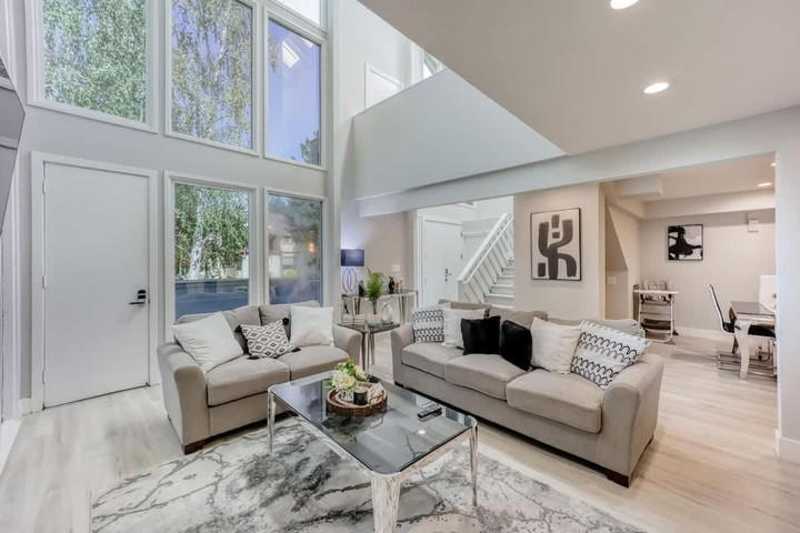 2 Luxe Townhouses Near Meta & Stanford - 491 & 601 - Redwood City, CA