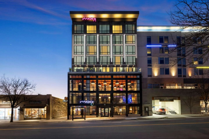 Moxy Asheville Downtown - Weaverville, NC
