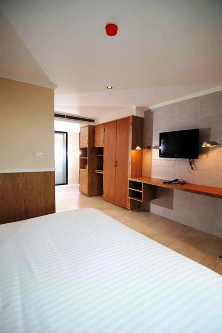 Bourbon St. Boutique Hotel - Phra Khanong