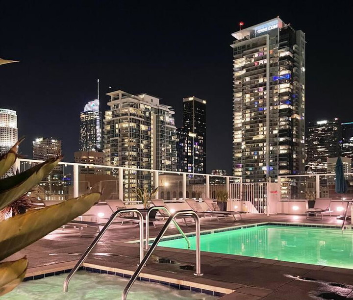 Iconic Heart Of Dtla Loft With Rooftop Pool Jacuzzi Gym - Los Angeles