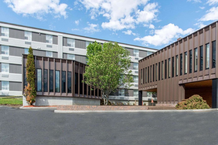 Quality Hotel & Suites - Canada