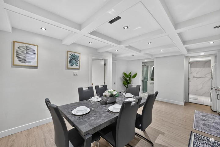 Modern And Spacious 3-br Basement Suite - Vancouver
