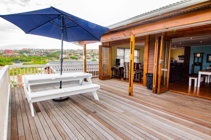 Happy Waves Holiday Home - Jeffreys Bay