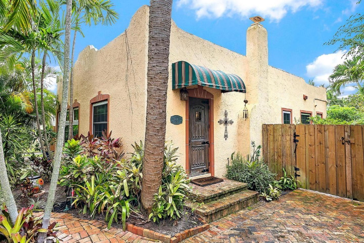 Casa De Marita - Backyard Bliss With Pool In Historic Sunshine Park - West Palm Beach, FL