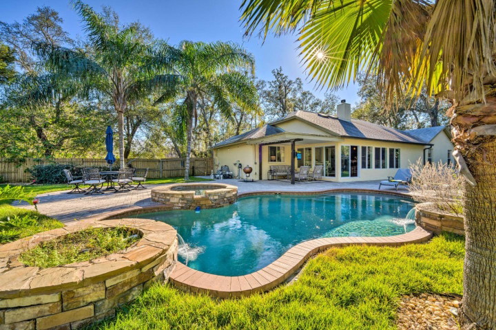 Walk To Lake: Stunning Central Florida Home! - Sanford, FL