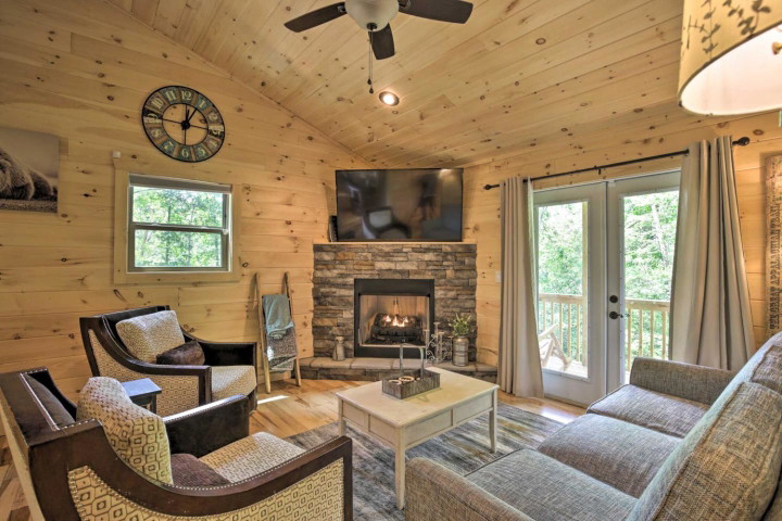 Private Hot Tub & Ev Charger: Cozy Murphy Cabin! - Murphy, NC