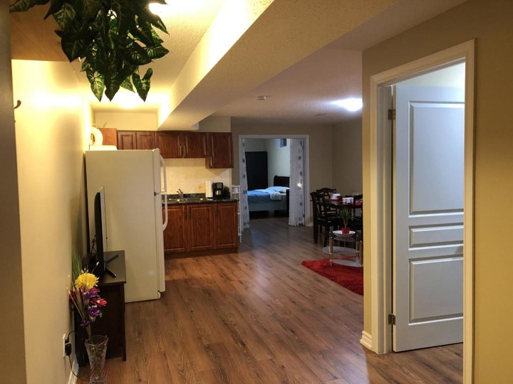 Spacious 2 Bedroom Guest Suite - Mississauga