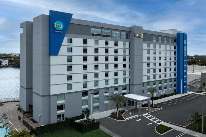 Home2 Suites By Hilton Miami Airport South Blue Lagoon - Miami