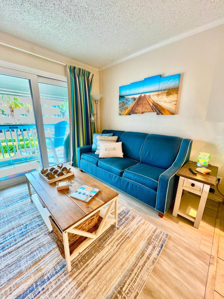 Sun Splashed Condo! Steps To Beach And 2 Pools Galveston Island - Galveston Island, TX