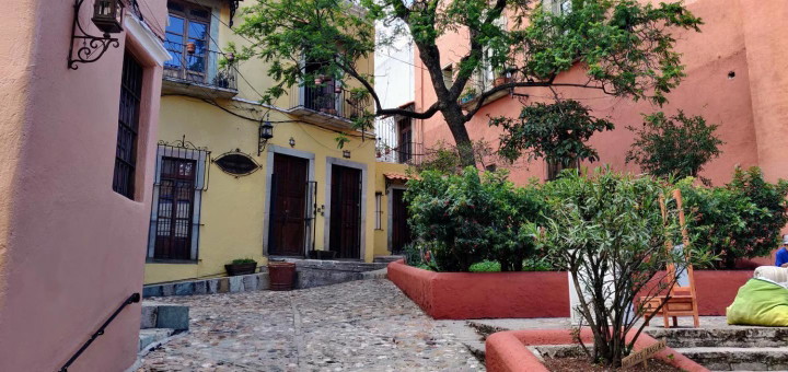 Casa Pelayo - Cuarto Y Balcon - グアナフアト