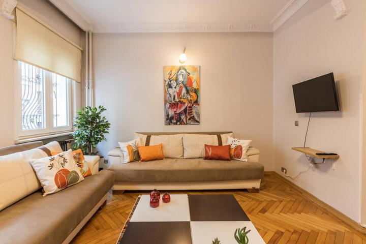Stylish 1br With Prime Location And Bold Design - Estambul