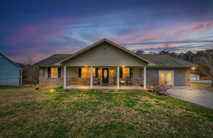 Sunshine Cottage Hot Tub Game Room Grill More - Sevierville, TN
