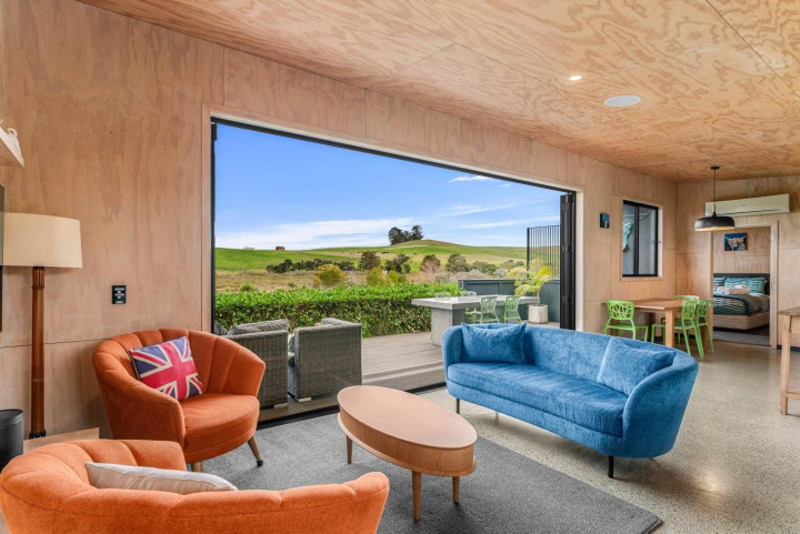 Hidden Treasure In Mangawhai Village - Mangawhai