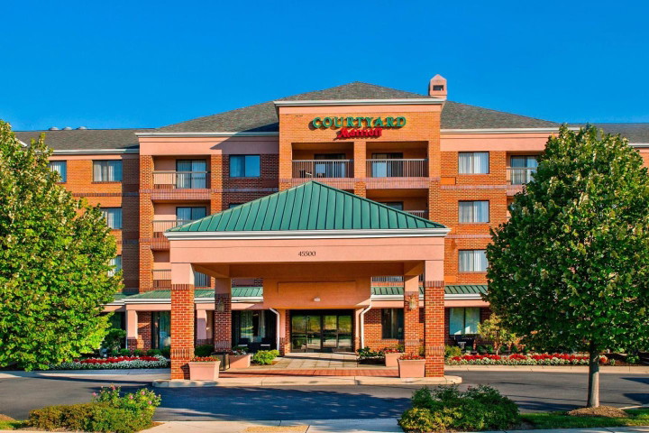 Courtyard By Marriott Dulles Town Center - Reston