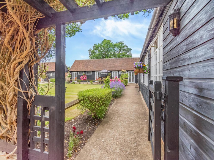 Weston Cottage - Uk50016 - Guildford