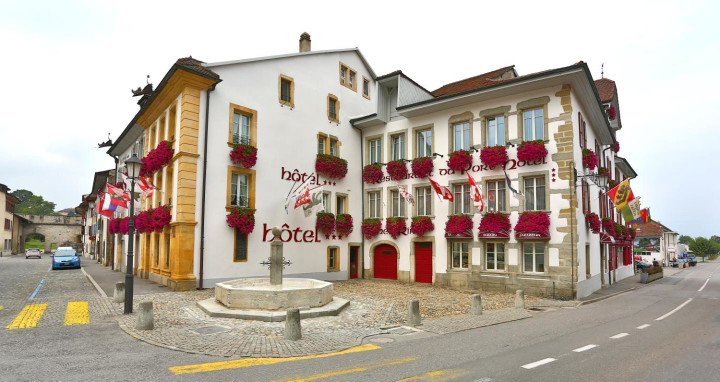 Hôtel Du Port - Free Parking - Breakfast Included - Neuchâtel