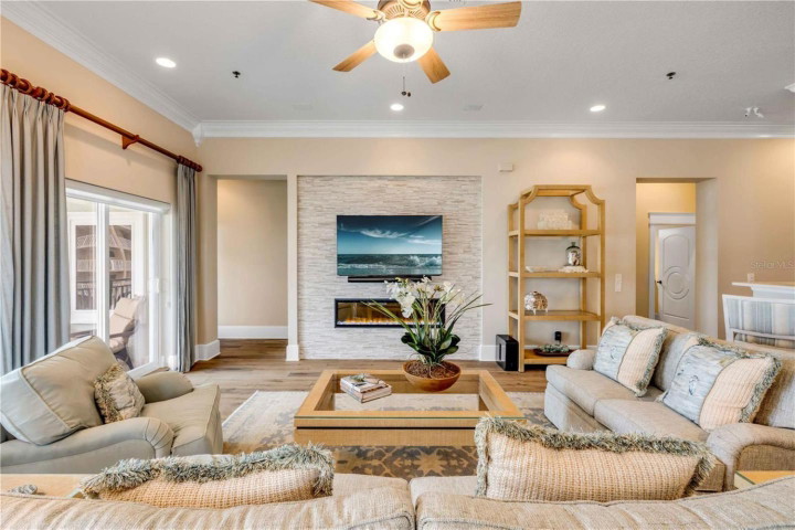 Top Floor Luxury Oceanfront Penthouse Steps To Flagler Ave -Pool - Dp301 - New Smyrna Beach, FL