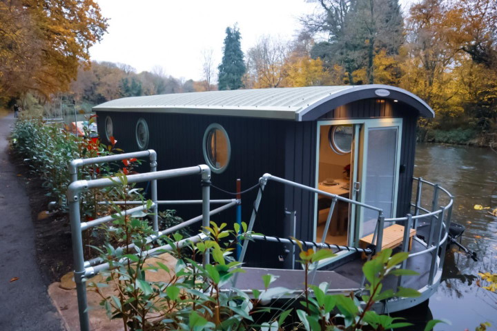 Lady Florence, Cosy Unique River Boat With Castle Views - Maidstone