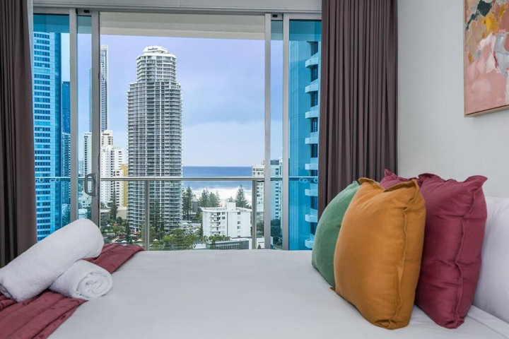 Bliss By The Ocean Beautiful Views, Walk To Beach! - Surfers Paradise