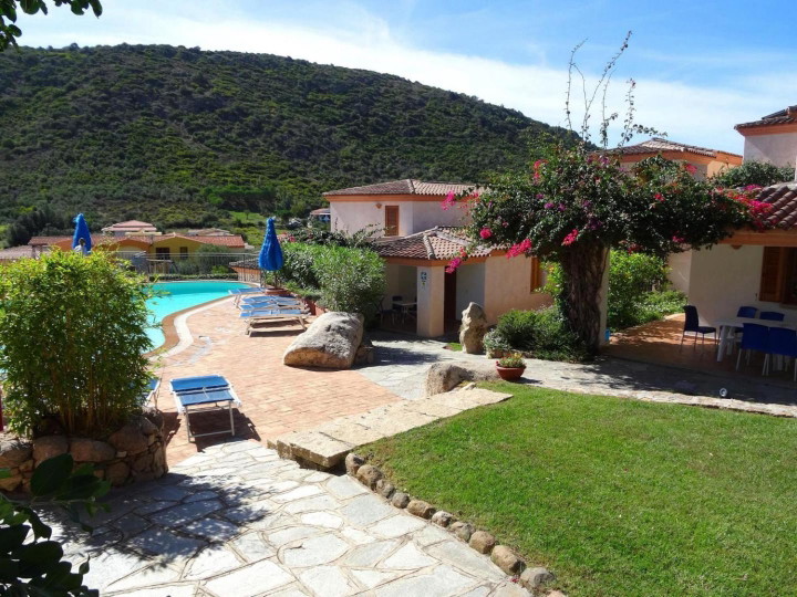 Cozy Flat Surrounded By Nature - Budoni