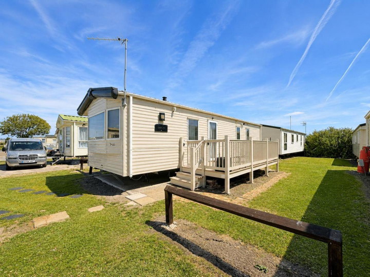 Lovely 6 Berth Caravan At St Osyth Beach Holiday Park Ref 28059fv -