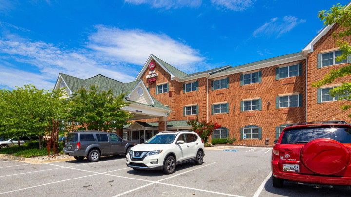 Best Western Plus Easton Inn & Suites - Easton, MD