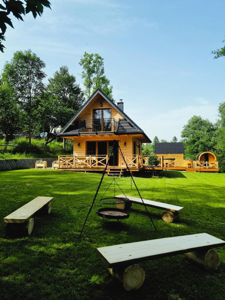 Chatka Przy Miedzy - Poland