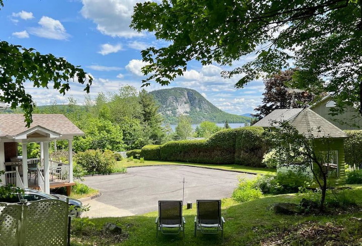 Newly Renovated Villa With Magnificent Views - Coaticook