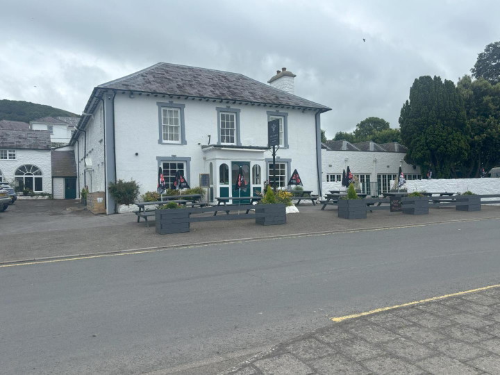 Feathers Hotel Bar And Restaurant - Ceredigion