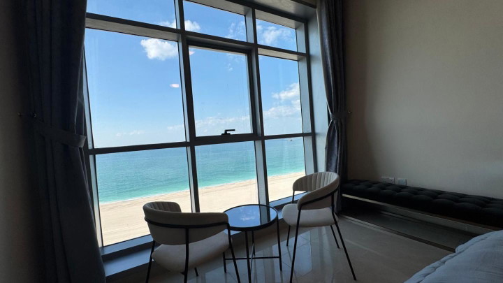Seaview Beachfront With Pool,sauna,jacuzzi,gym,cafe -
