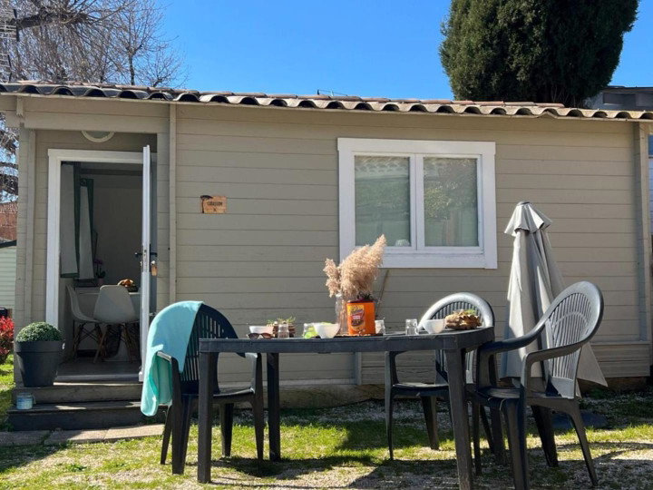 Chalet Pour 4 Avec Salon De Jardin - Seyne-sur-mer - Api-1-52-870 - Costa Azul