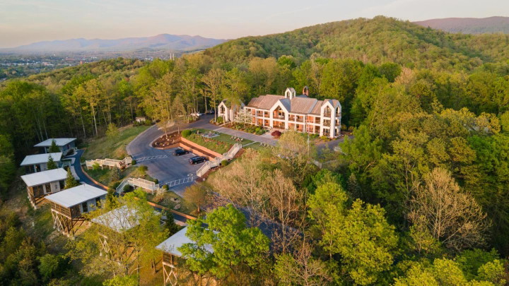 Iris Inn And Cabins - Blue Ridge Mountains