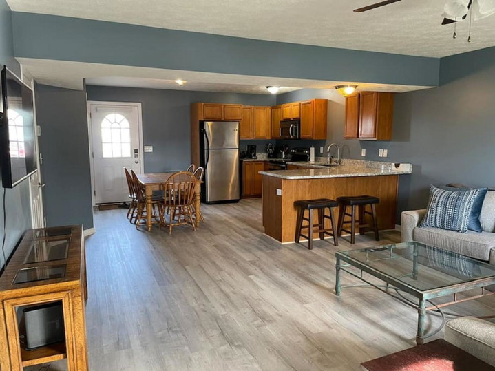 Luxury Townhome 1 Remodeled February 2021 - Bloomington
