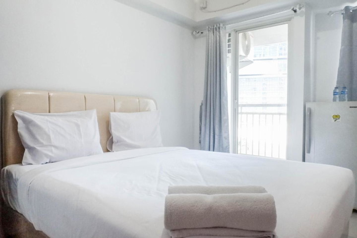 Chic And Cozy Studio Apartment At Tanglin Supermall Mansion By Travelio - Surabaya
