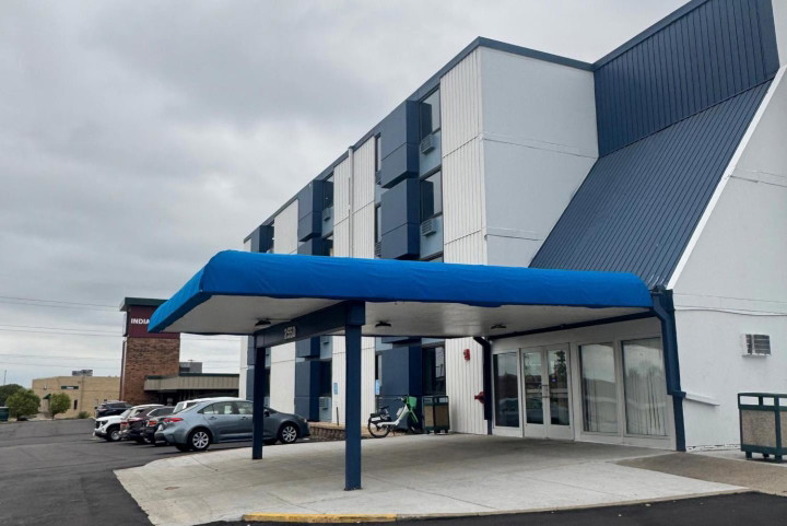 Coratel Inn And Suites By Jasper Roseville - Saint Paul, MN