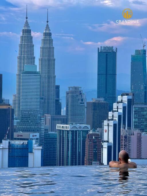 Lucentia Bukitbintang Klccview Infinitypool By Heystay Management - Kuala Lumpur