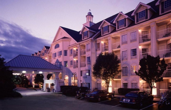 Hotel Grand Victorian - Branson, MO
