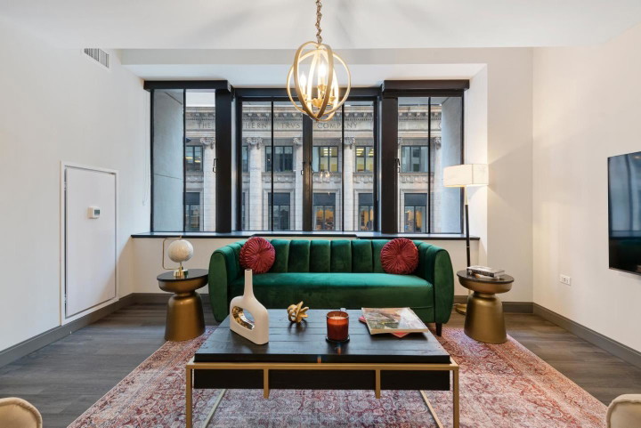 Experience Downtown Chicago At Millennium - Luxury Apartments In The Loop - Chicago