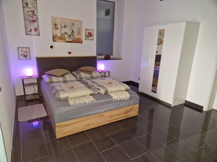 Zentrales City-apartment Mit Garage Und Arbeitsplatz Geeignet Für Business Und Familie - Duisburg