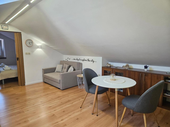 Lovely Attic Apartman-melani - Sukošan