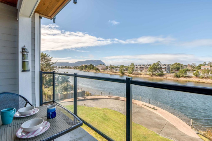 Rivers Edge At Bridgeport - Cannon Beach