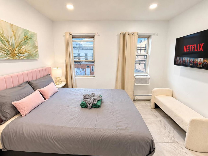 Pink Paradise 2br • Sleeps 8 • Near Nyc - New York