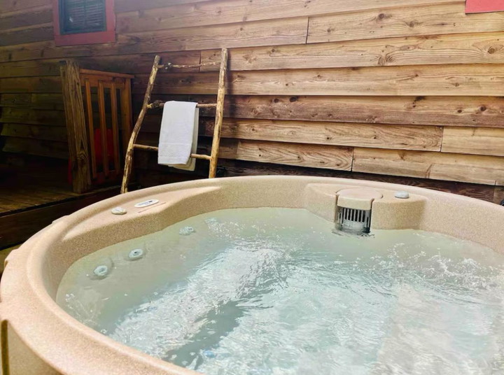 Smoky Mountain Cabin With Hottub - Knoxville, TN