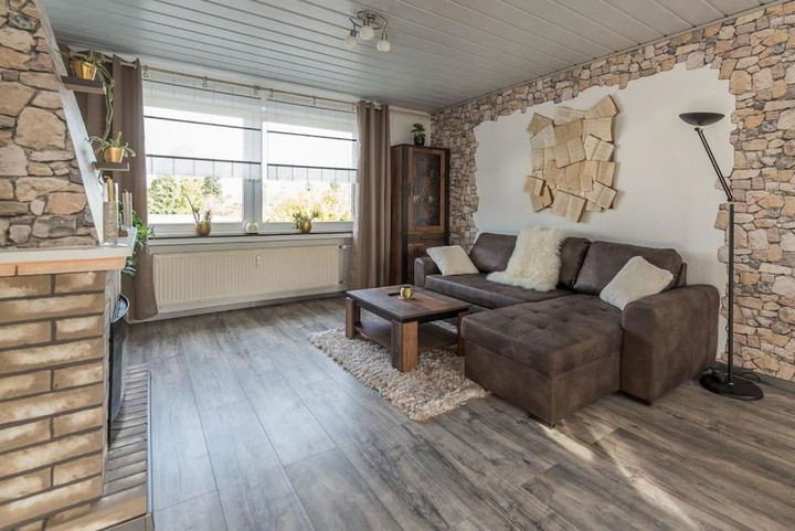 Schöne Lichtdurchflutete Ferienwohnung Mit Balkon - Hagen