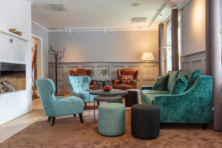 Home Hotel Uman - ウーメオー